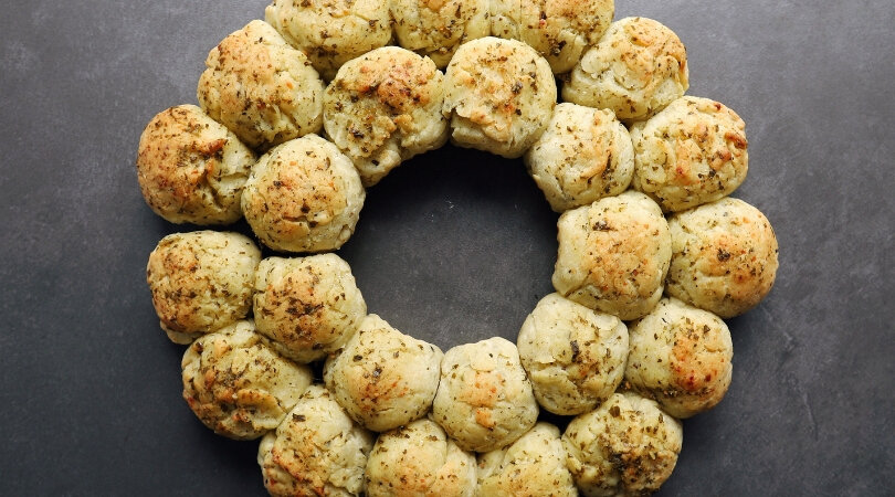 Low FODMAP Pull-Apart Bread Wreath - The FODMAP Formula